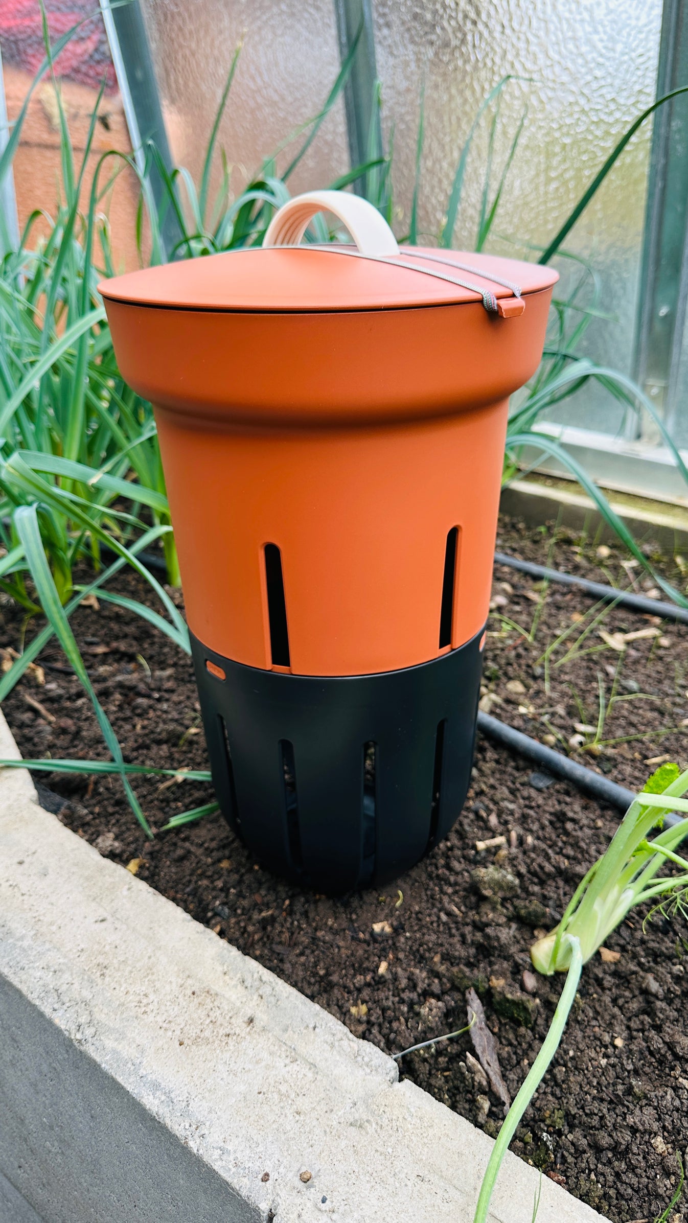 Urbalive In-Ground Worm Composter – Pacific Composting Co